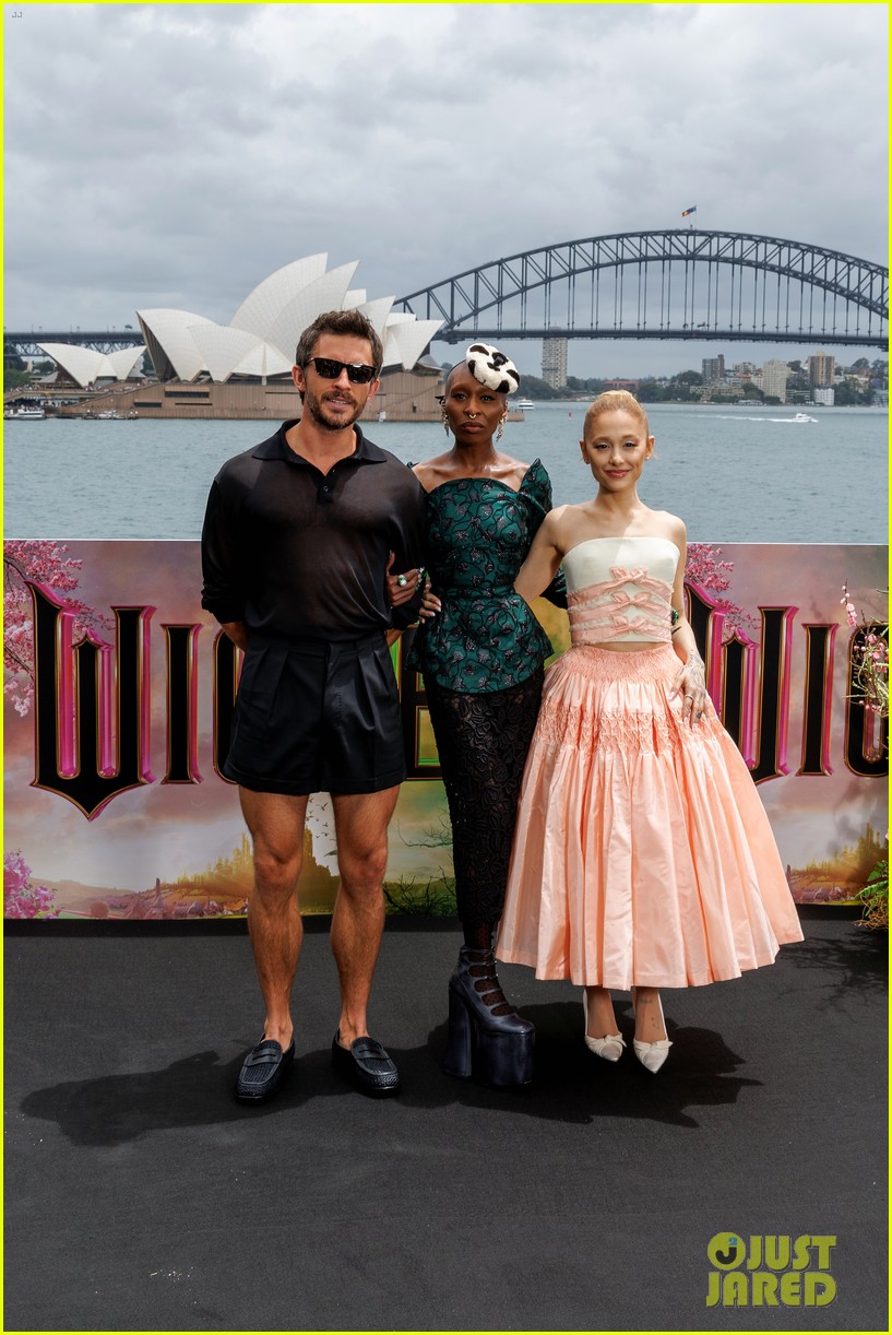 Jonathan Bailey Wears Sheer Shirt & Short Shorts to 'Wicked' Sydney ...