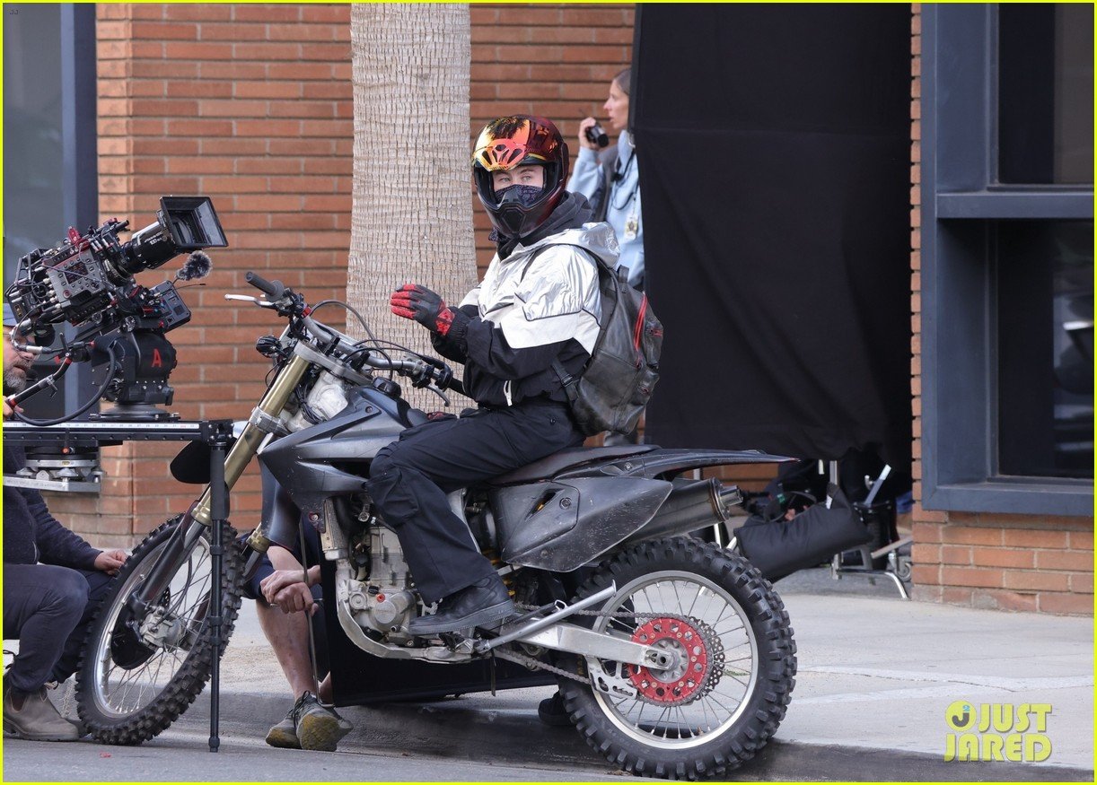 Mystery/Thriller - ‘Crime 101’ | Mark Ruffalo, Halle Berry, Chris ...