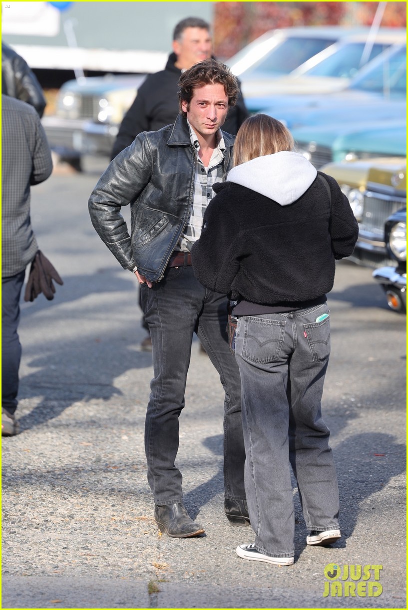 Bruce Springsteen Visits Jeremy Allen White on 'Deliver Me From Nowhere' Biopic Set!: Photo ...