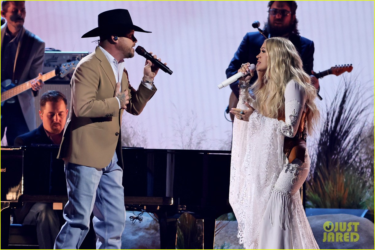 Carrie Underwood Makes Appearance at CMA Awards 2024 for 'I'm Gonna Love You' Duet with Cody ...