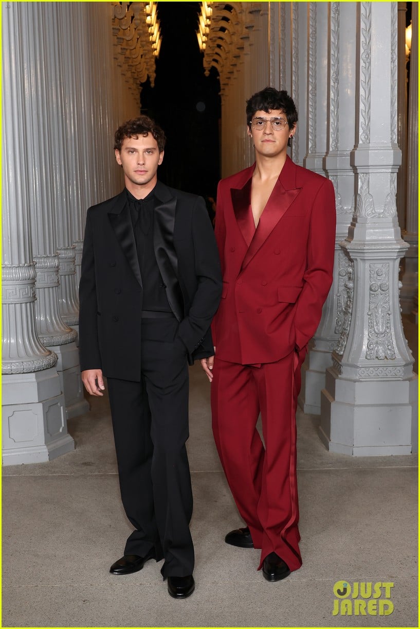 Kim Kardashian, Laura Dern, Andrew Garfield, Blake Lively & 70+ Celebs ...