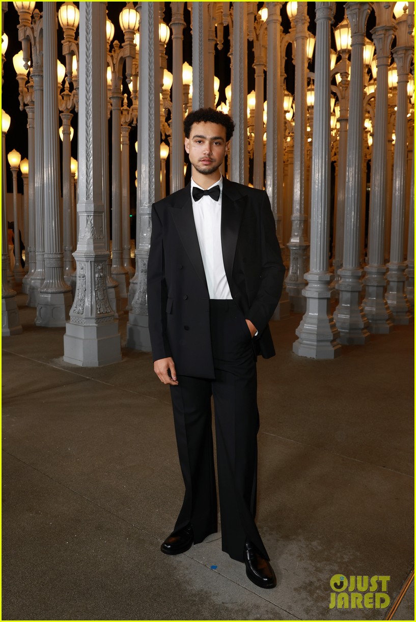 Kim Kardashian, Laura Dern, Andrew Garfield, Blake Lively & 70+ Celebs ...