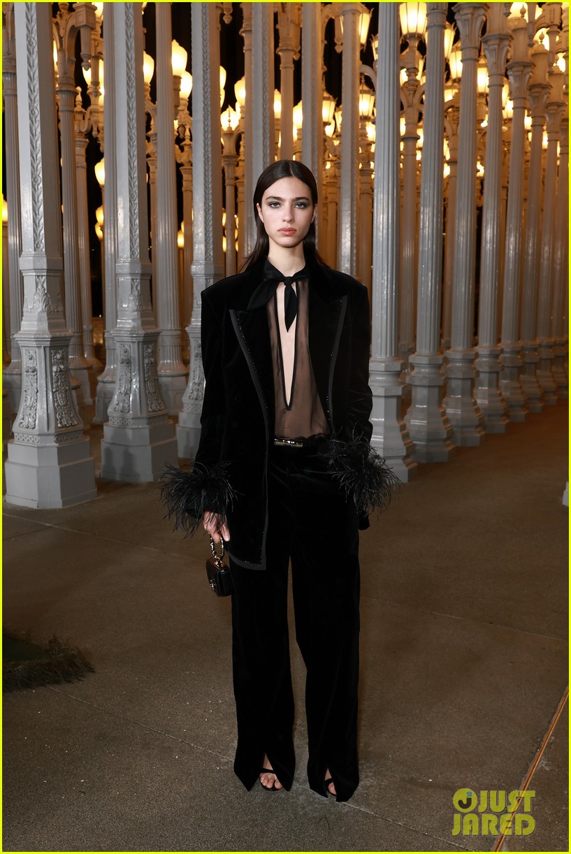 Kim Kardashian, Laura Dern, Andrew Garfield, Blake Lively & 70+ Celebs ...