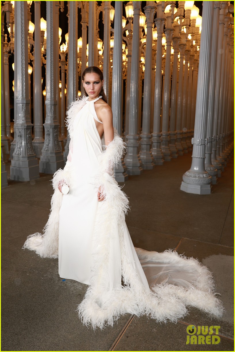 Kim Kardashian, Laura Dern, Andrew Garfield, Blake Lively & 70+ Celebs ...