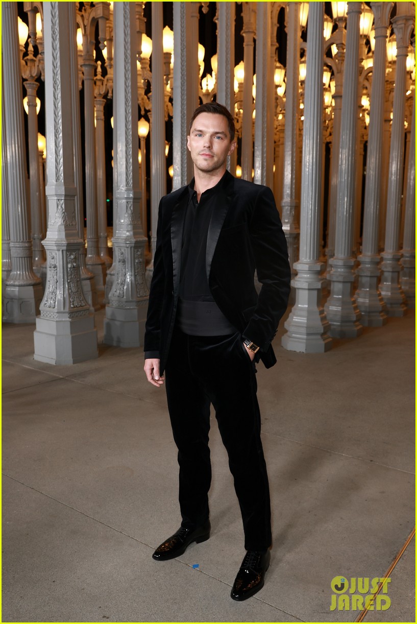 Kim Kardashian, Laura Dern, Andrew Garfield, Blake Lively & 70+ Celebs ...