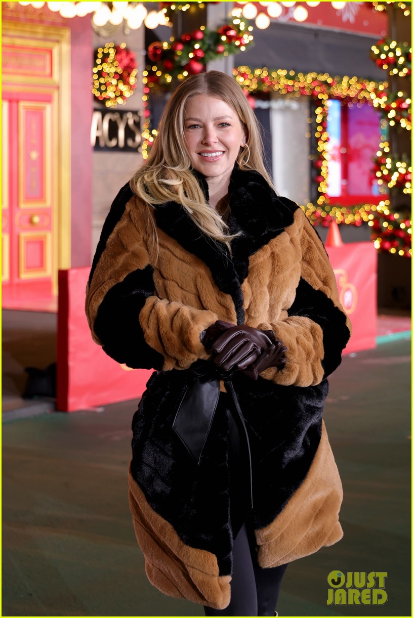 Idina Menzel, Ariana Madix & More Attend Macy's Thanksgiving Day Parade ...