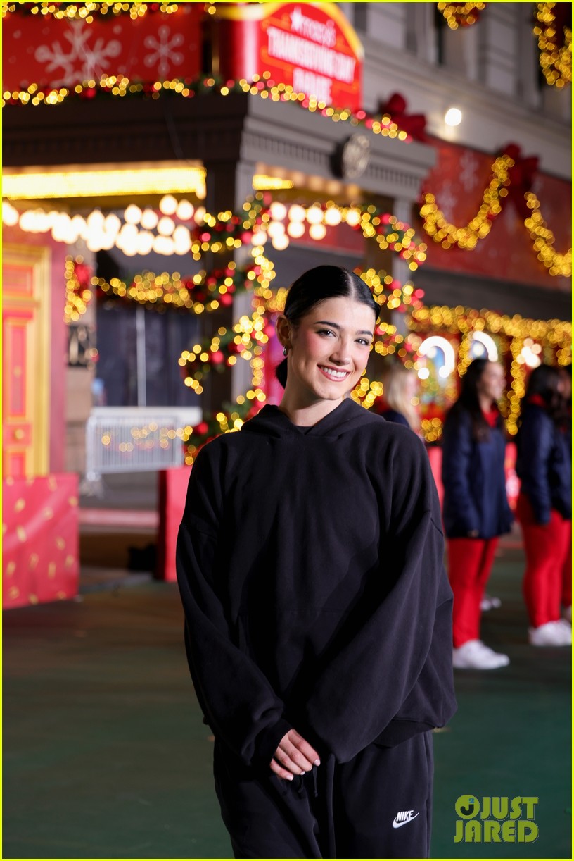 Idina Menzel, Ariana Madix & More Attend Macy's Thanksgiving Day Parade ...