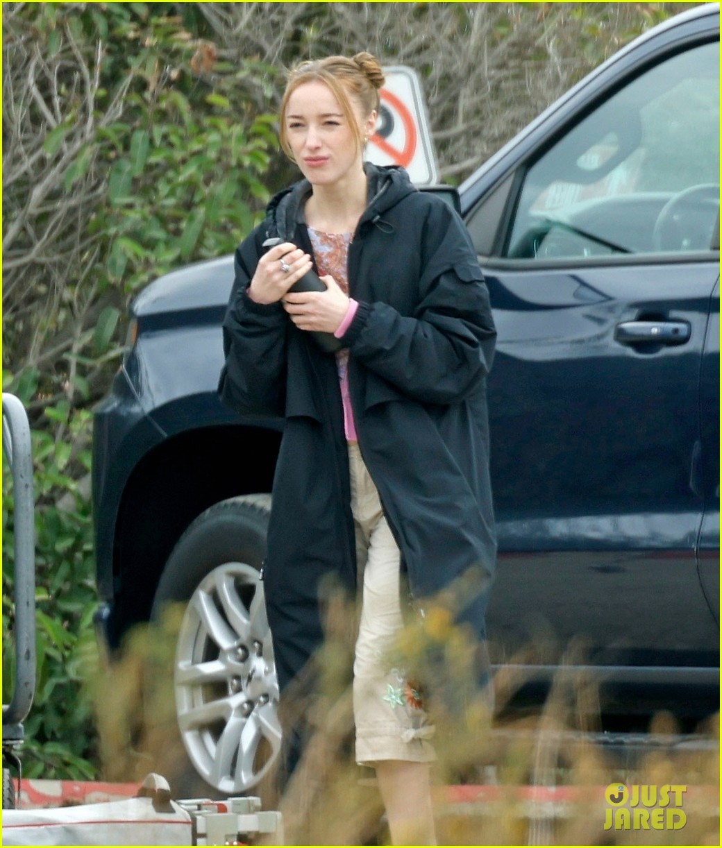 Zac Efron Drives Phoebe Dynevor in a Yellow Ferrari for 'Famous' Movie ...