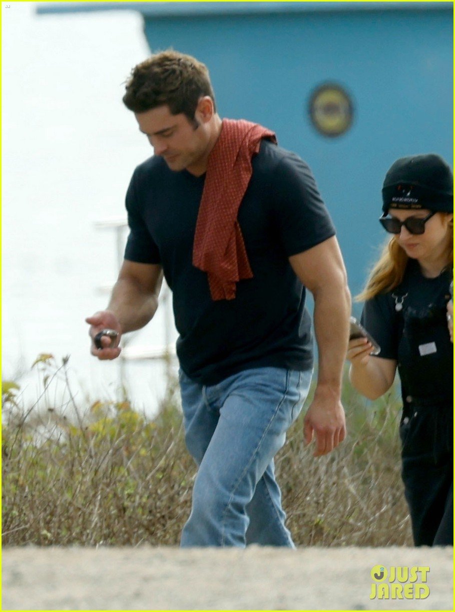 Zac Efron Drives Phoebe Dynevor in a Yellow Ferrari for 'Famous' Movie ...