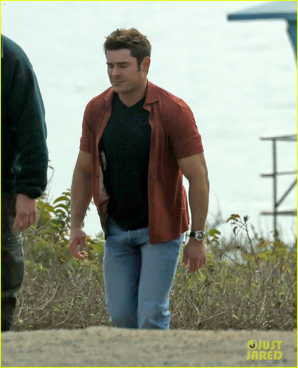Zac Efron Drives Phoebe Dynevor in a Yellow Ferrari for 'Famous' Movie Scene: Photo 5101655 ...