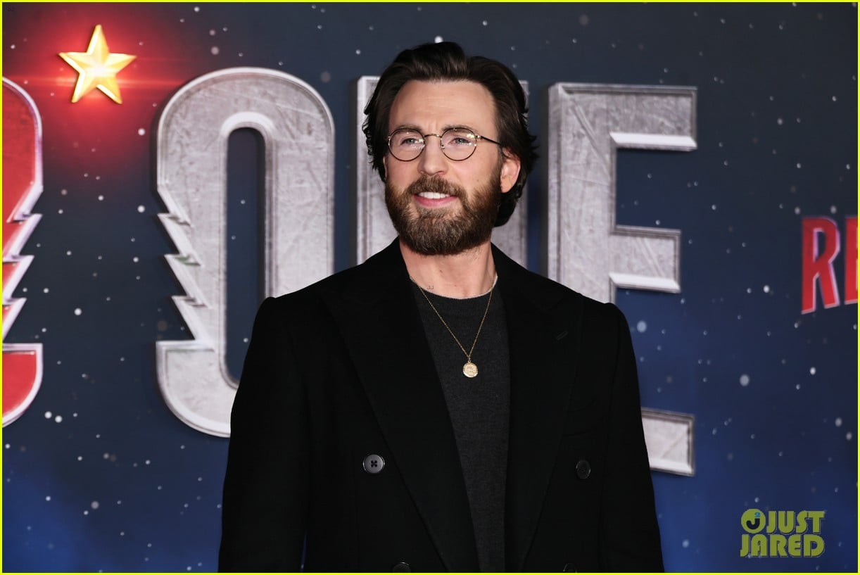 Chris Evans Explains Why He's Sporting New Beard, Reveals Movie He's ...