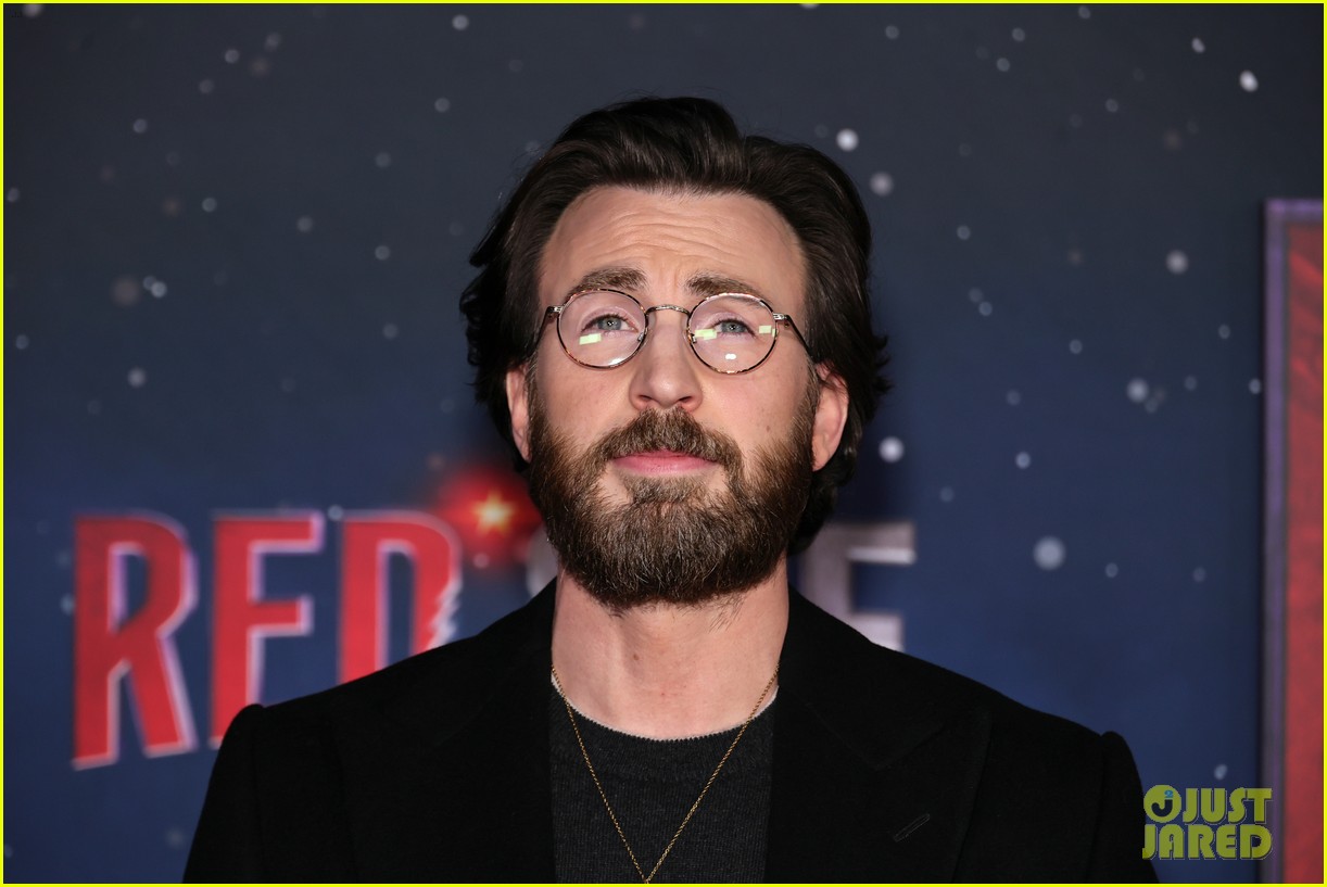 Chris Evans Explains Why He's Sporting New Beard, Reveals Movie He's Filming: Photo 5096959 ...