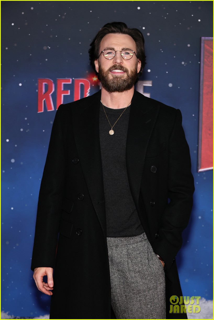 Chris Evans Explains Why He's Sporting New Beard, Reveals Movie He's Filming: Photo 5096960 ...