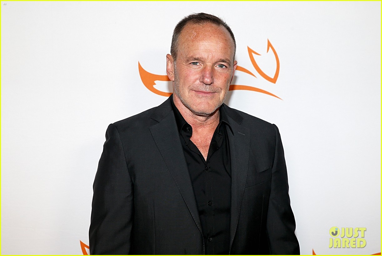 Michael J. Fox & Wife Tracy Pollan Are Joined by All Four Kids at ...