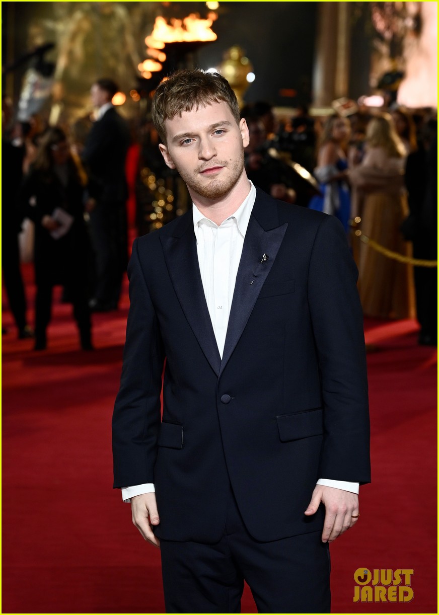 Paul Mescal, Denzel Washington, & 'Gladiator 2' Cast Meet King Charles ...