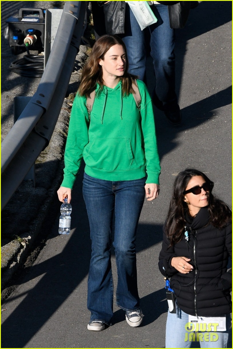 Grace Van Patten Films Amanda Knox Hulu Series in Italy with Co-Star ...