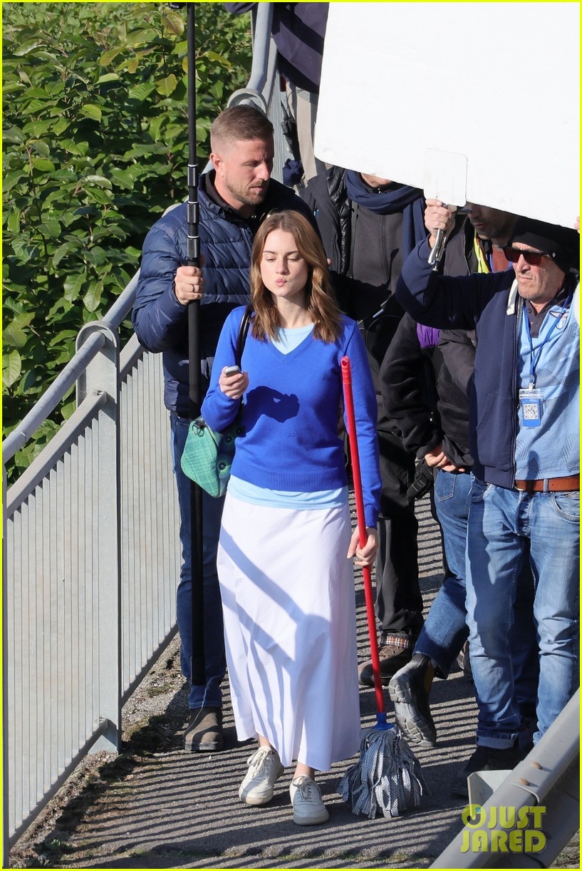 Grace Van Patten Films Amanda Knox Hulu Series in Italy with Co-Star ...