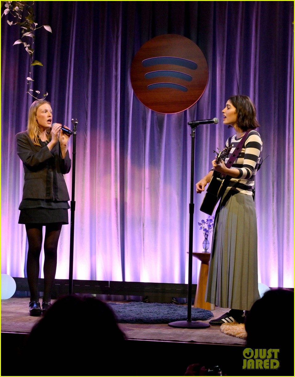 'That's So True' Lyrics: Gracie Abrams Sings About Breakup on New Hit Song - Listen Now!: Photo ...