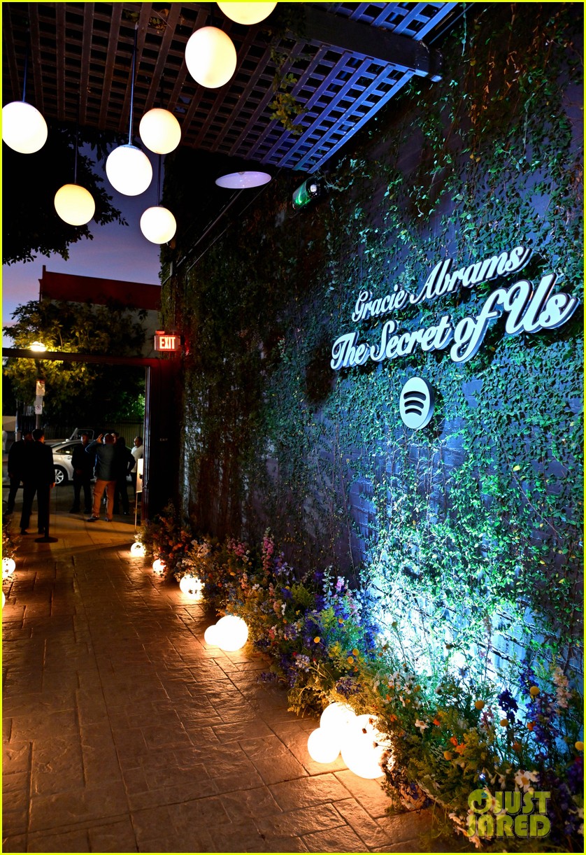 'That's So True' Lyrics: Gracie Abrams Sings About Breakup on New Hit Song - Listen Now!: Photo ...