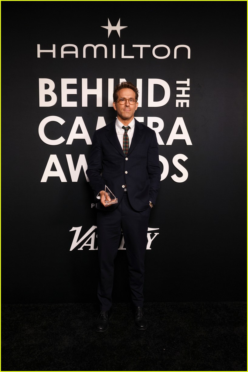 Ryan Reynolds, Kristen Wiig, Elle Fanning & More Celebrate 'Behind the ...