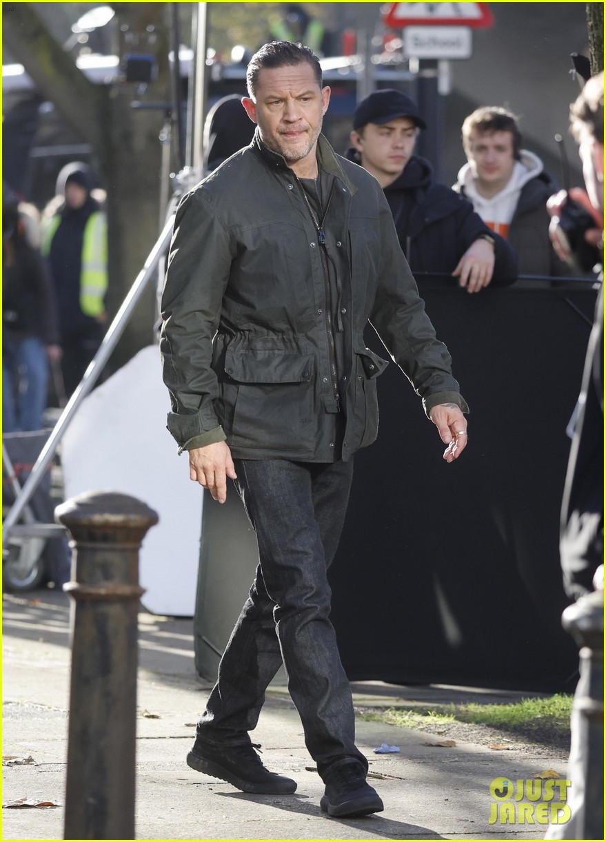 Tom Hardy Films Scenes for New Guy Ritchie Series in London: Photo ...