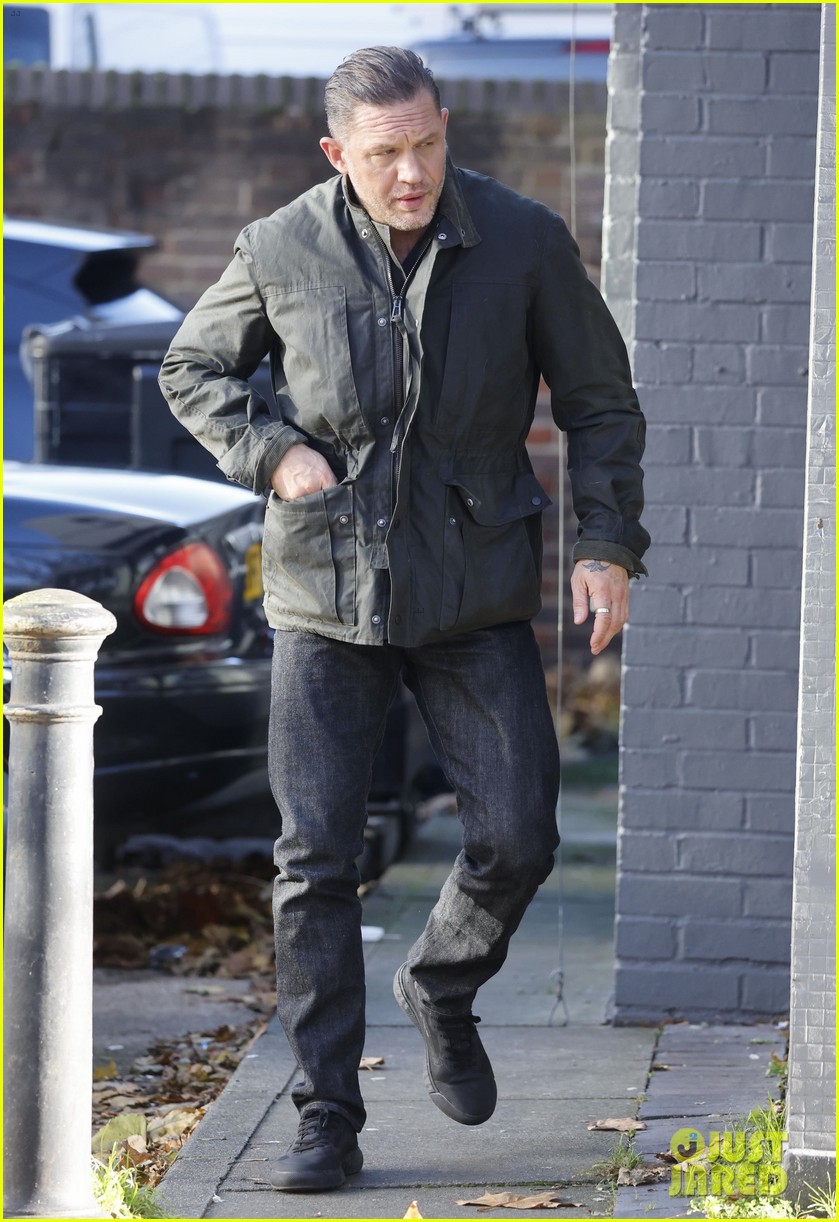 Tom Hardy Films Scenes for New Guy Ritchie Series in London: Photo ...