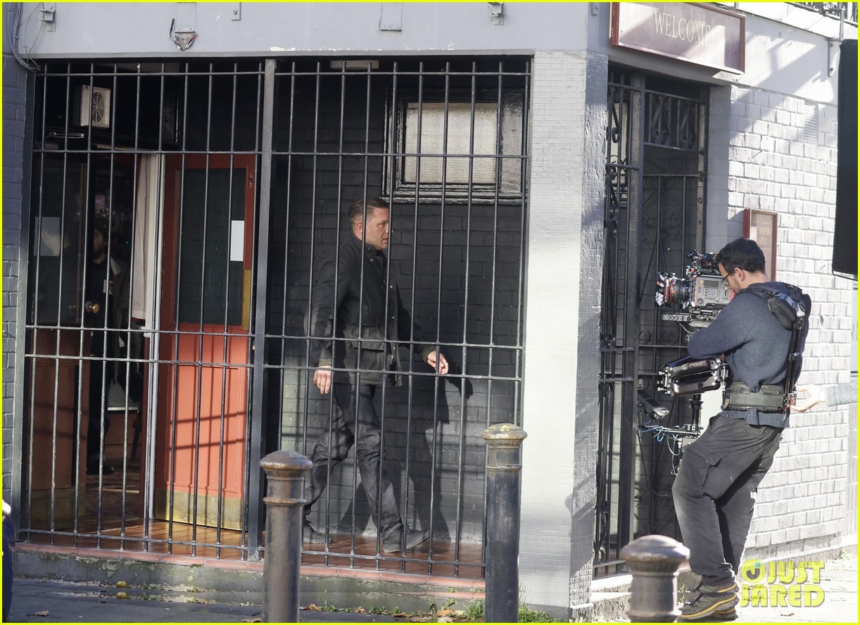 Tom Hardy Films Scenes for New Guy Ritchie Series in London: Photo ...