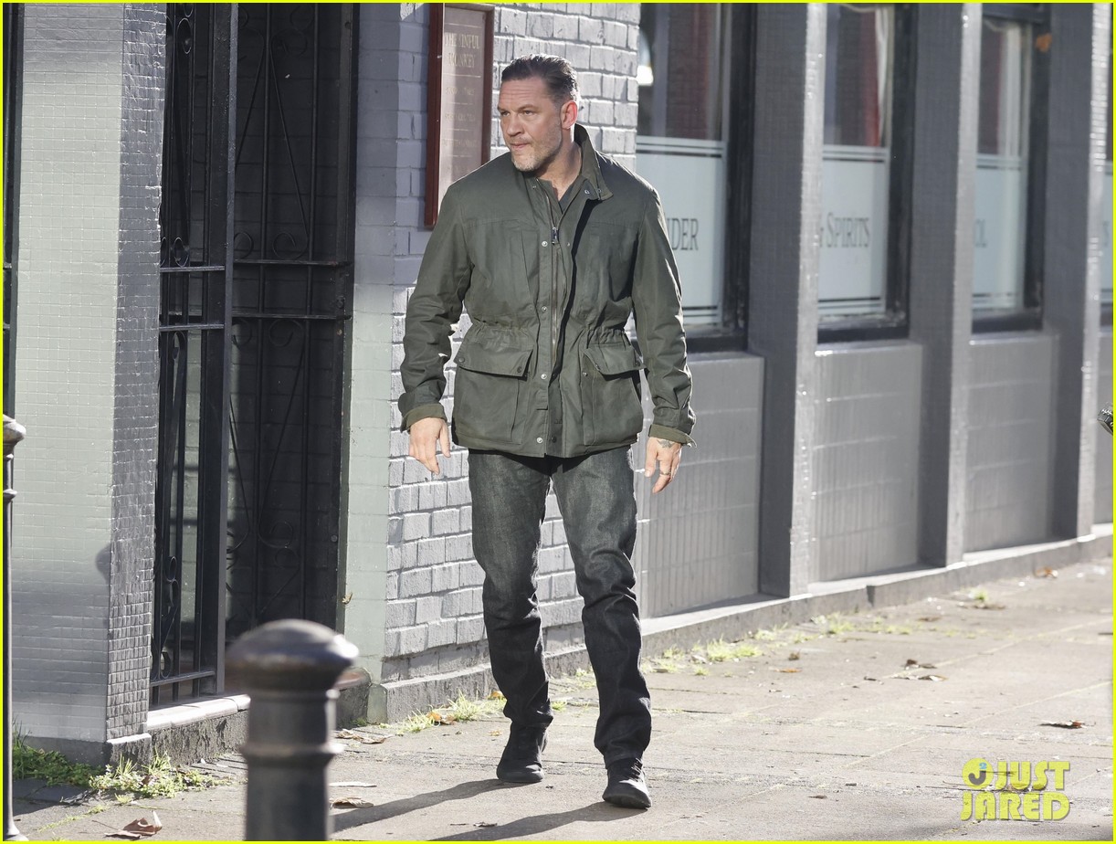 Tom Hardy Films Scenes for New Guy Ritchie Series in London: Photo ...
