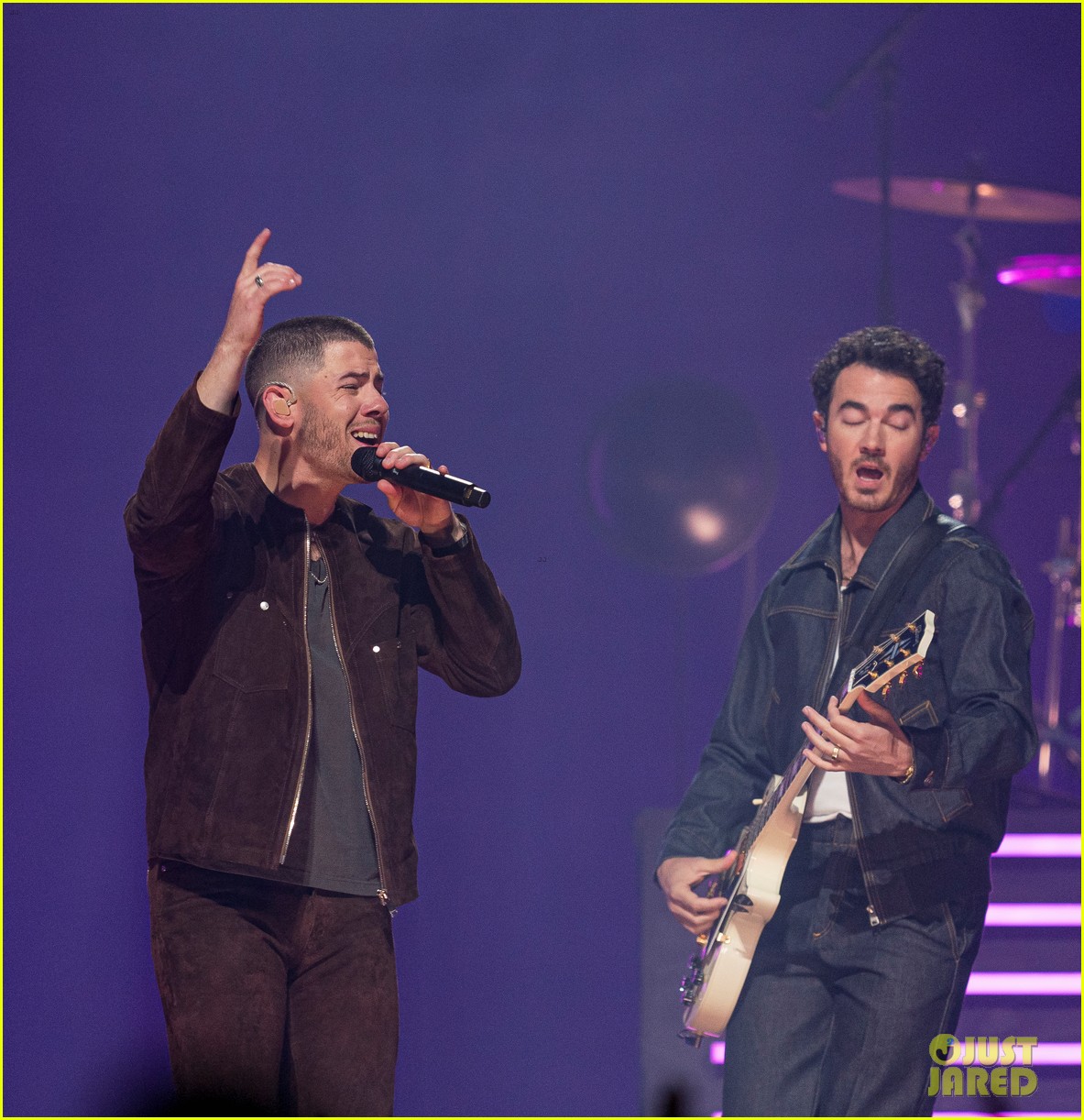 Prince Harry Makes Surprise Appearance at Grey Cup, Jonas Brothers ...