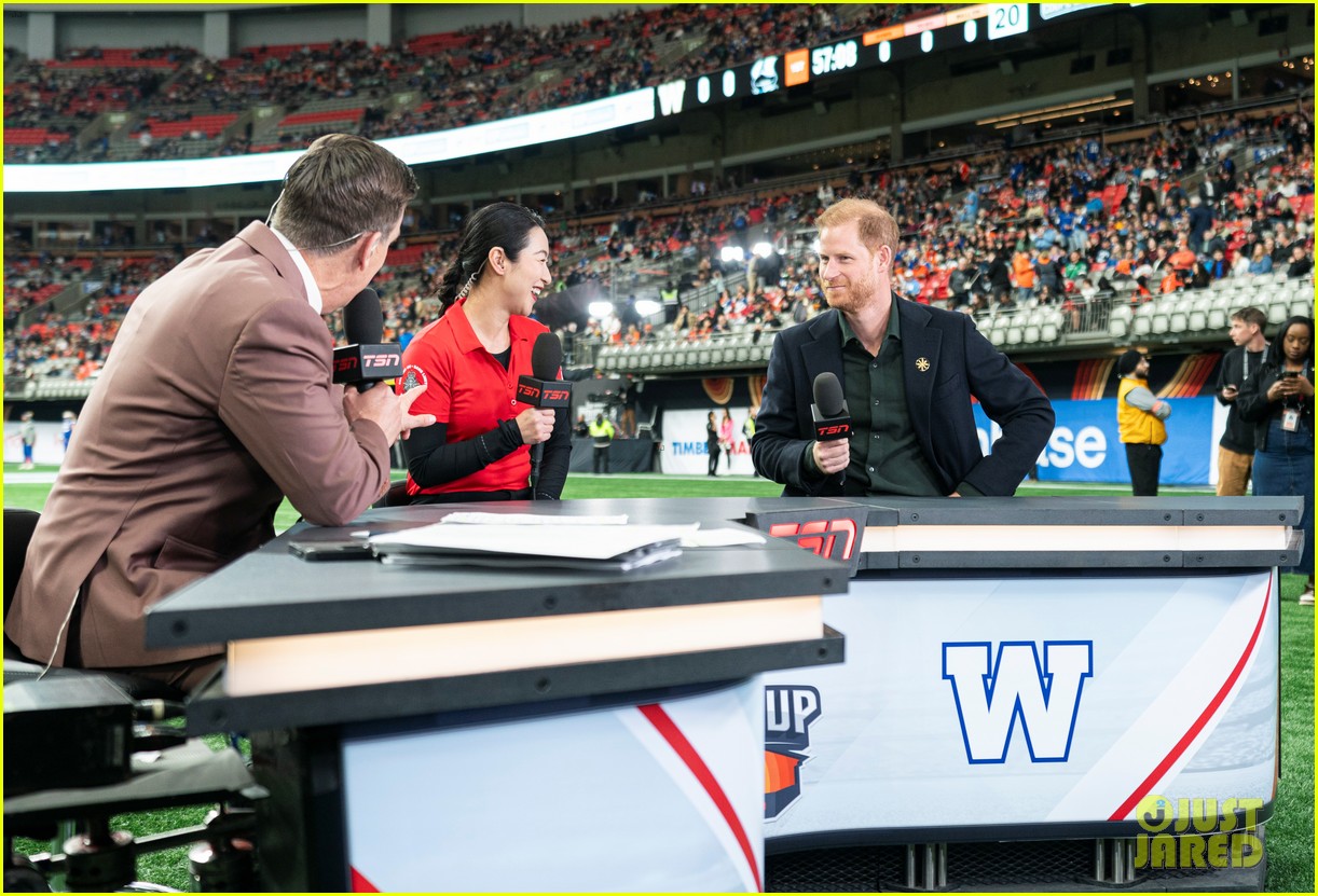 Prince Harry Makes Surprise Appearance at Grey Cup, Jonas Brothers ...