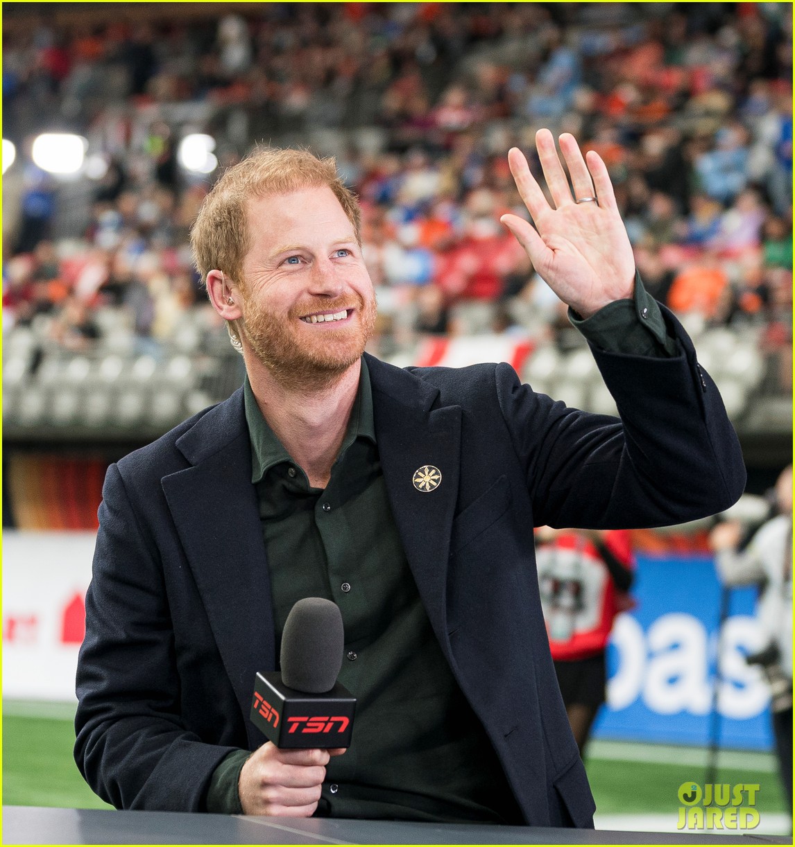 Prince Harry Makes Surprise Appearance at Grey Cup, Jonas Brothers ...