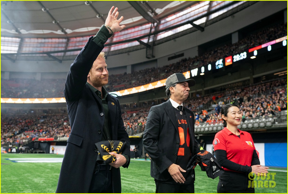 Prince Harry Makes Surprise Appearance at Grey Cup, Jonas Brothers ...