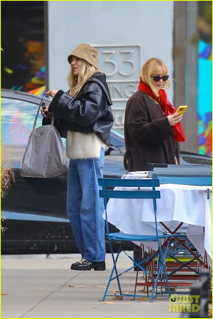 Jennifer Lawrence & Sienna Miller Meet Up for Lunch in NYC: Photo ...