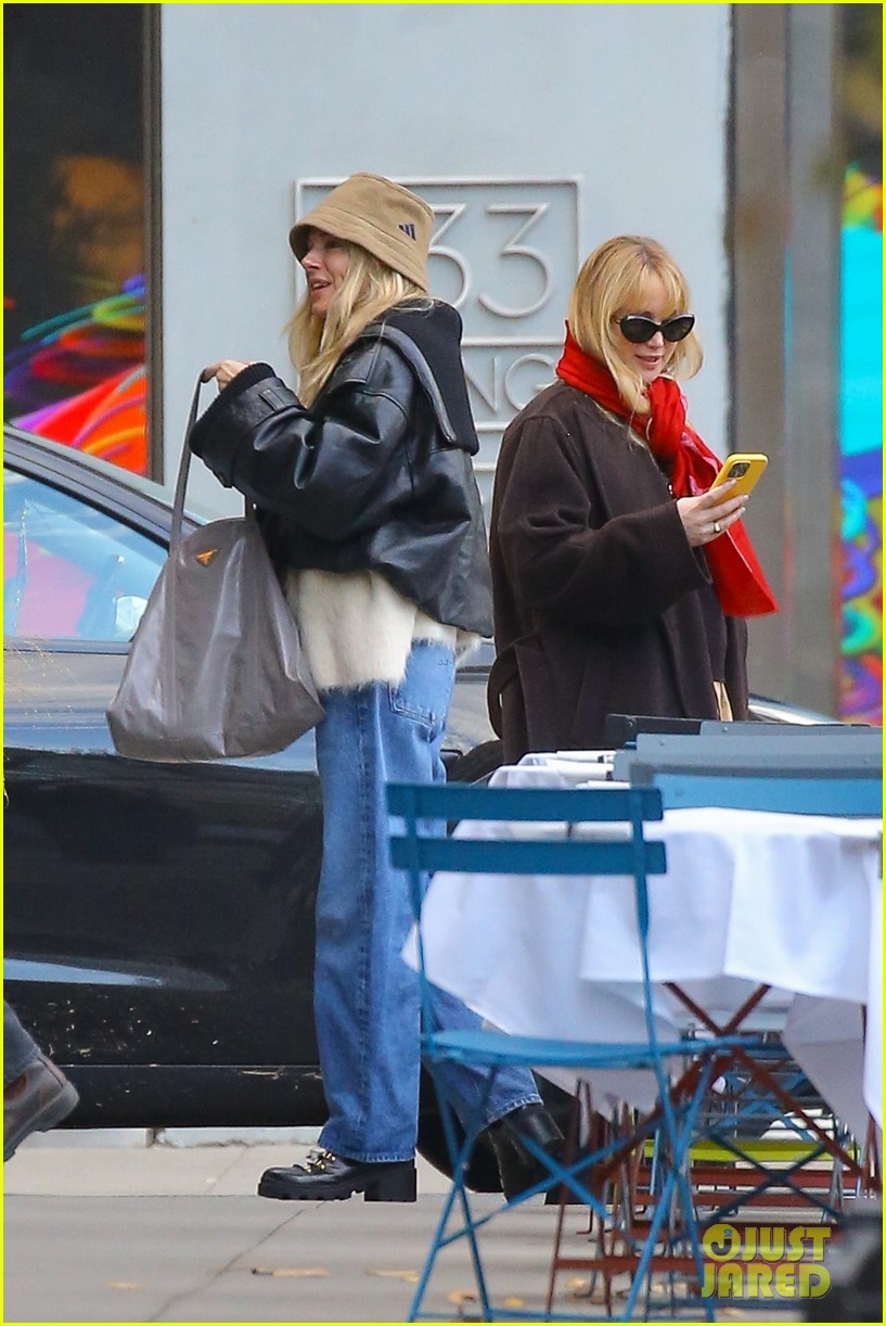 Jennifer Lawrence & Sienna Miller Meet Up for Lunch in NYC: Photo ...