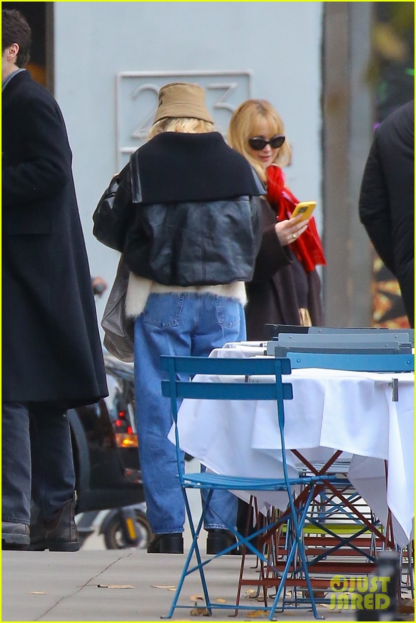 Jennifer Lawrence & Sienna Miller Meet Up for Lunch in NYC: Photo ...
