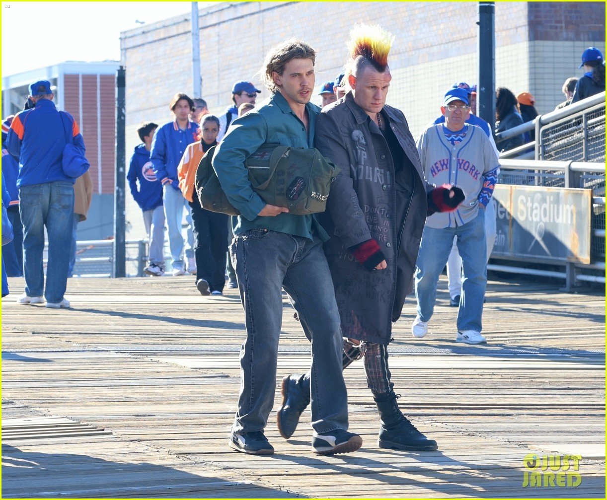 Austin Butler, Matt Smith, & Regina King Film Action Scene for 'Caught Stealing' in Queens ...
