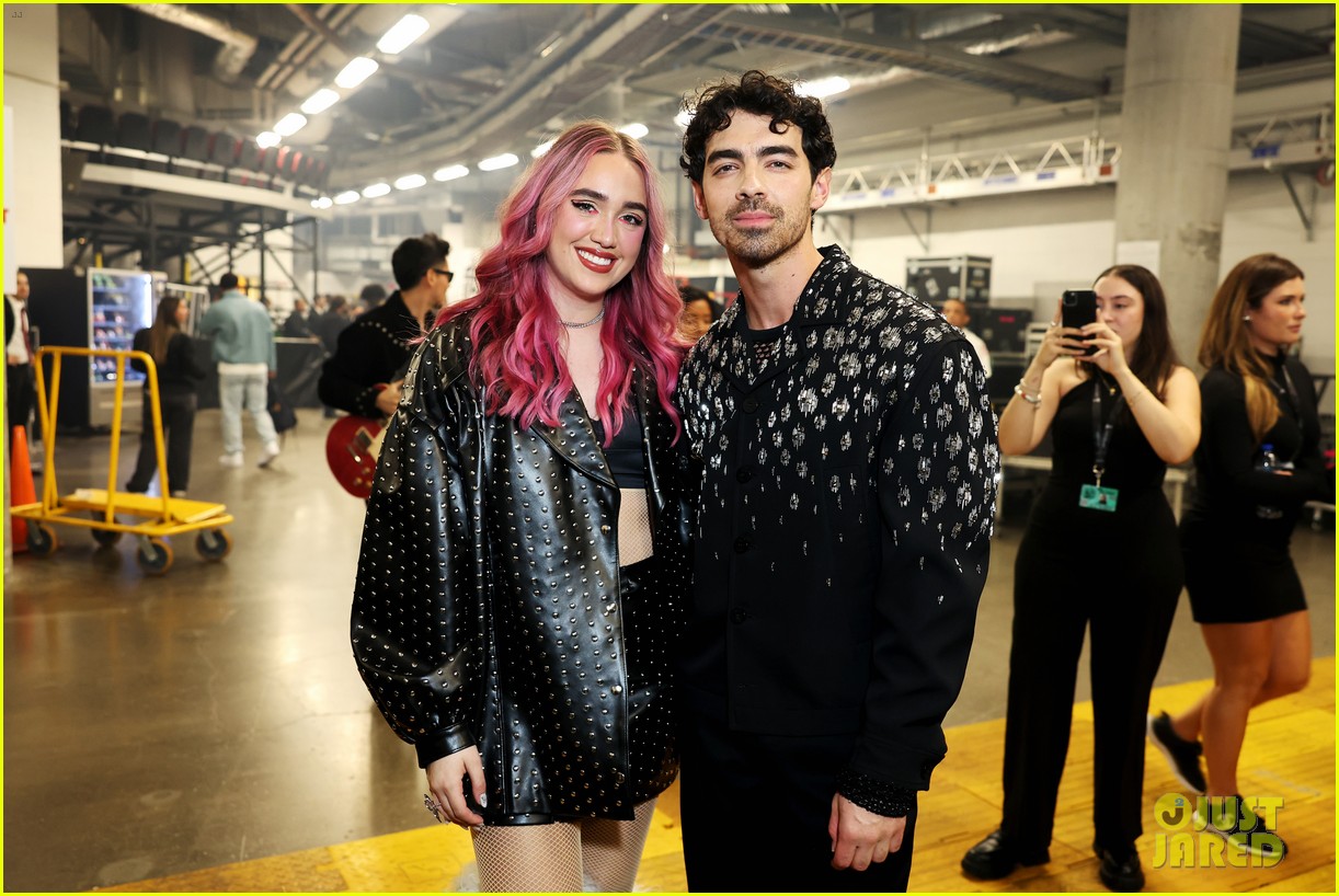 Anitta, Joe Jonas, & Karol G Bring Star Power to Latin Grammys - See ...