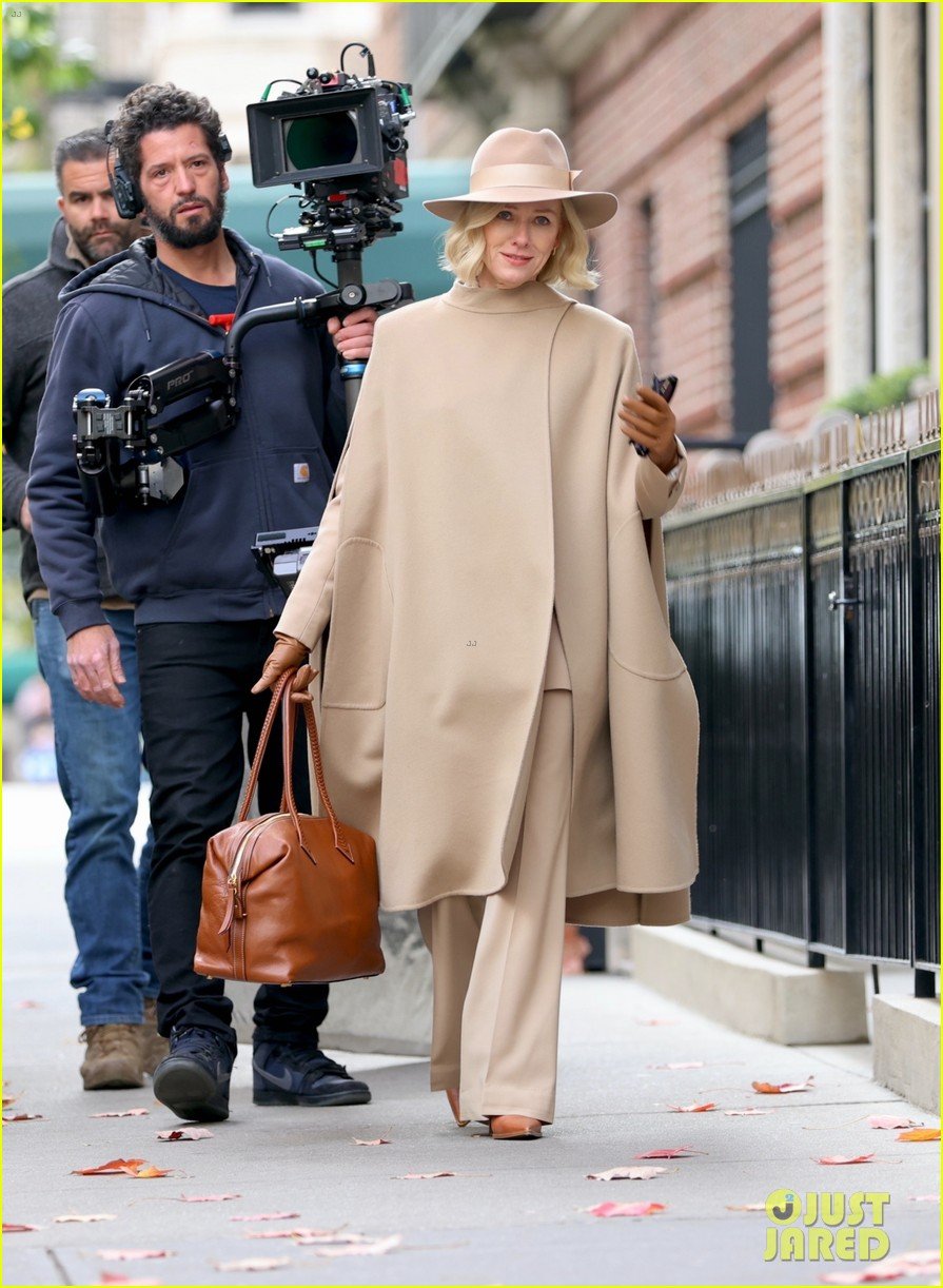 Naomi Watts Looks So Chic Filming 'All's Fair' in NYC with Judith Light ...
