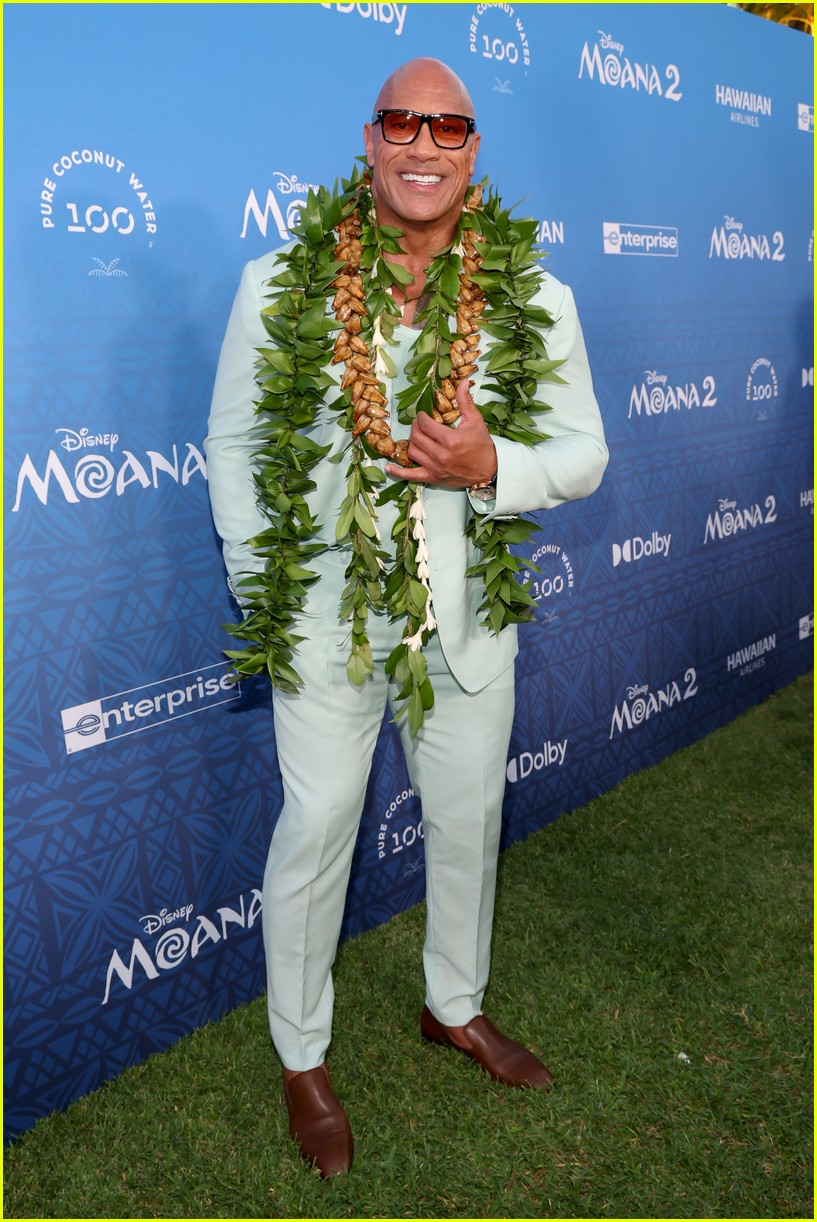 Dwayne Johnson Gets Support From His Family, Joins Auli'i Cravalho at ...
