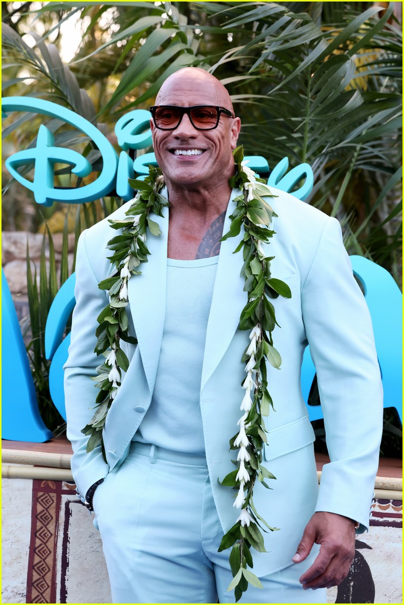 Dwayne Johnson Gets Support From His Family, Joins Auli'i Cravalho at ...