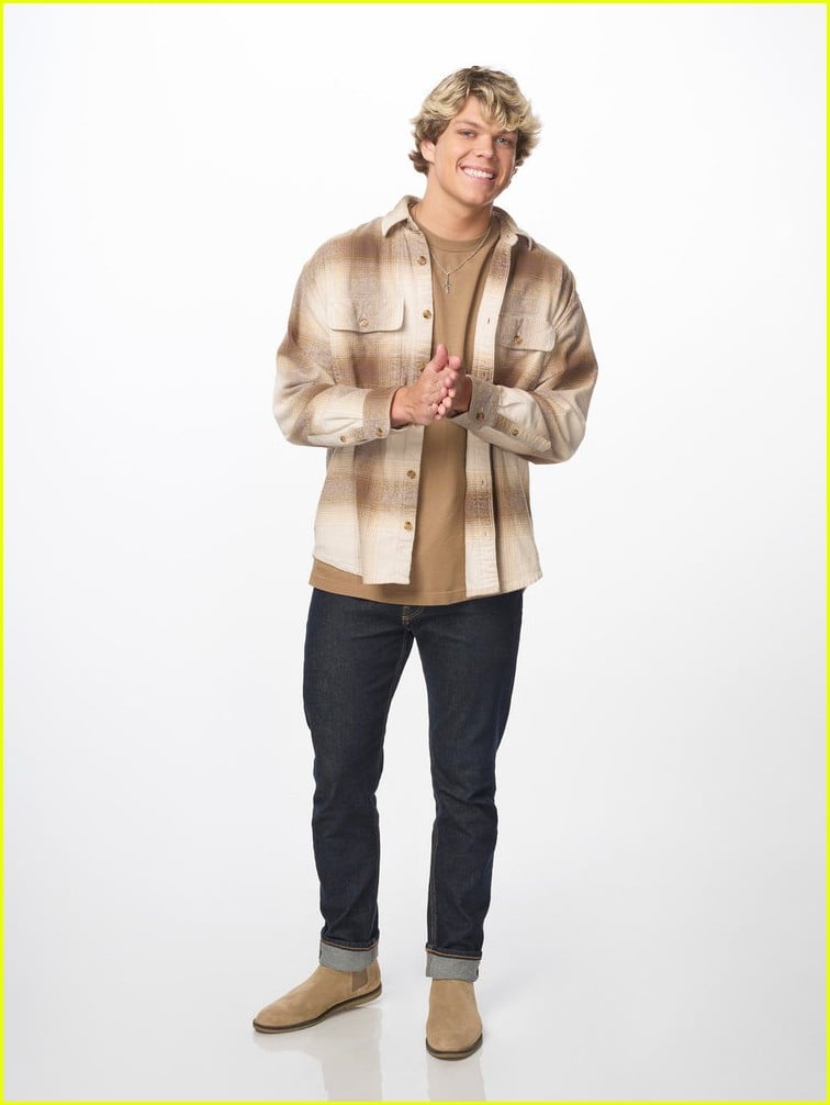 Why Did Mor Ilderton Quit 'The Voice'? Singer Promotes Song 'Stranger ...