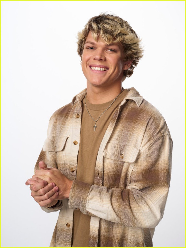 Why Did Mor Ilderton Quit 'The Voice'? Singer Promotes Song 'Stranger ...