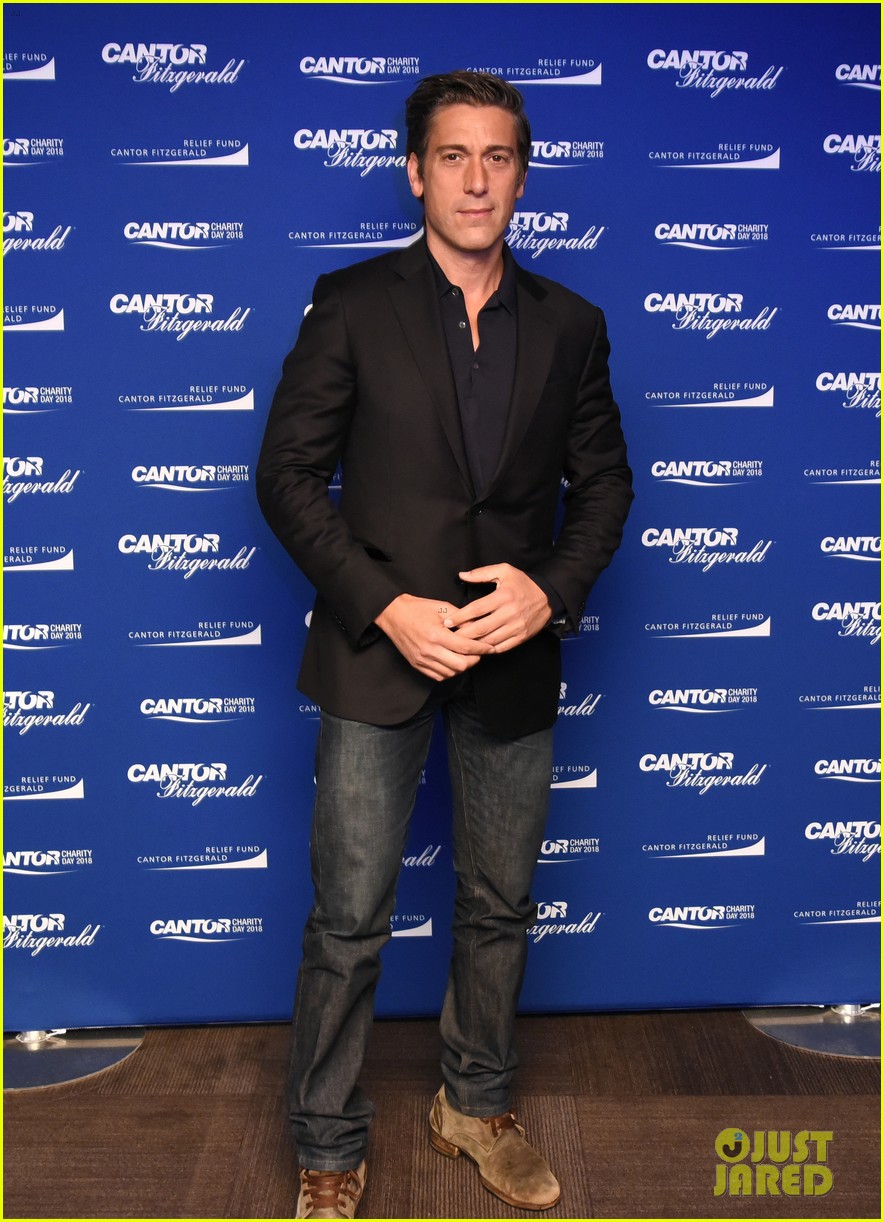 Is David Muir Single or Married? What We Know About the ABC Anchor's ...