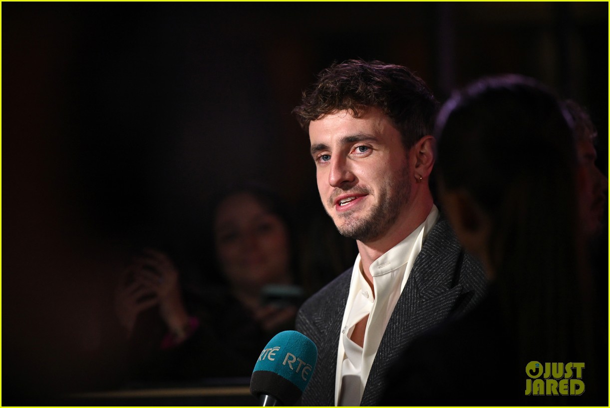 Paul Mescal Looks So Chic at 'Gladiator II' Premiere in Ireland: Photo ...