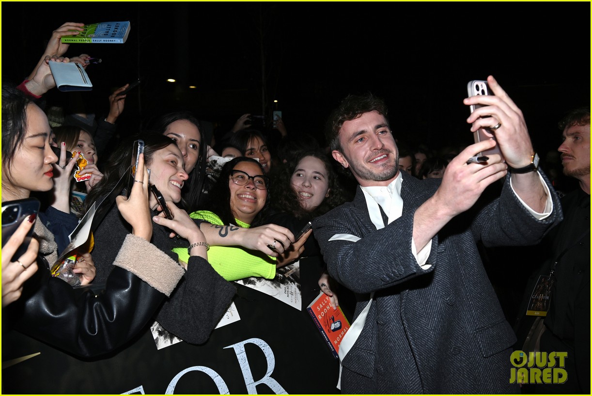 Paul Mescal Looks So Chic at 'Gladiator II' Premiere in Ireland: Photo ...