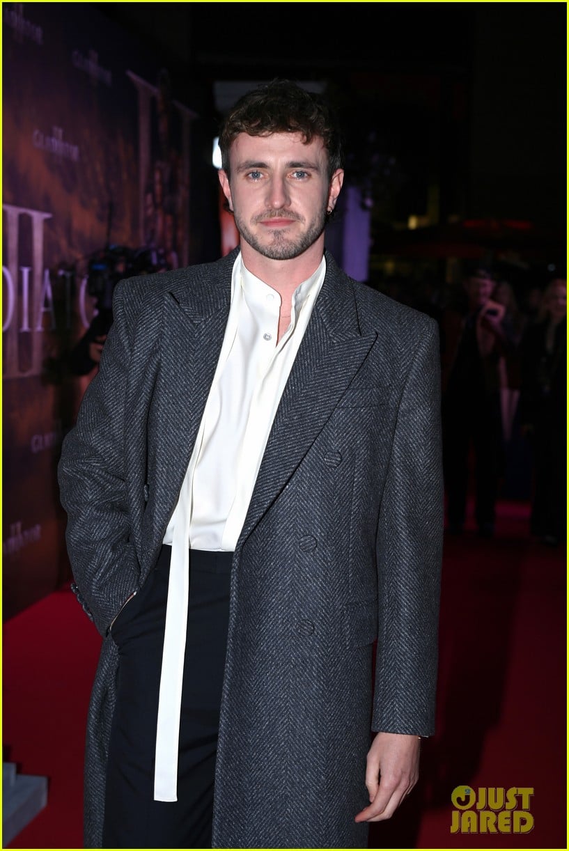 Paul Mescal Looks So Chic at 'Gladiator II' Premiere in Ireland: Photo ...