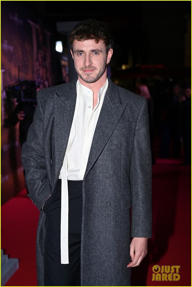 Paul Mescal Looks So Chic at 'Gladiator II' Premiere in Ireland: Photo ...