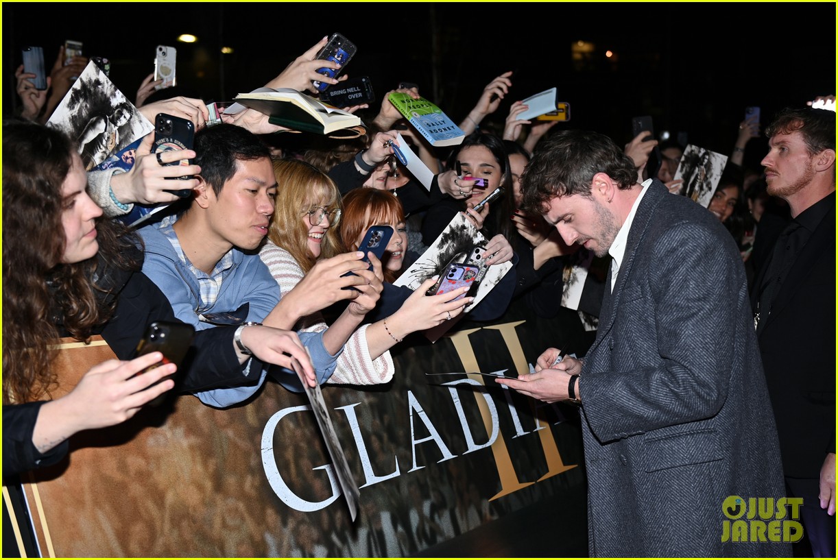 Paul Mescal Looks So Chic at 'Gladiator II' Premiere in Ireland: Photo ...