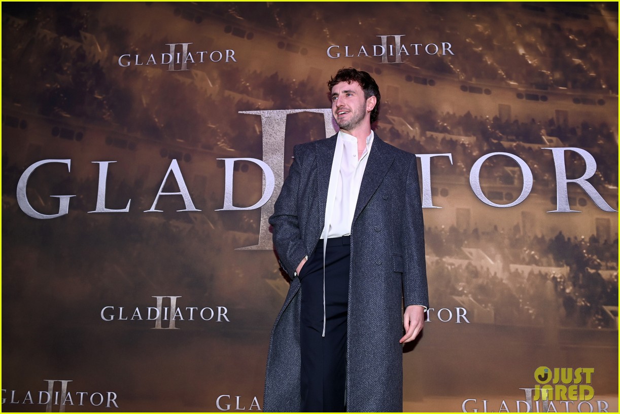 Paul Mescal Looks So Chic at 'Gladiator II' Premiere in Ireland: Photo ...