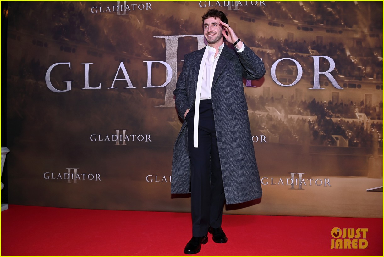 Paul Mescal Looks So Chic at 'Gladiator II' Premiere in Ireland: Photo ...